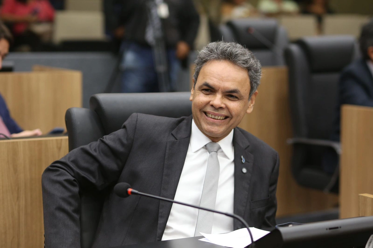 Dr. Gil Carlos assume presidência da Comissão de Saúde na Assembleia ...