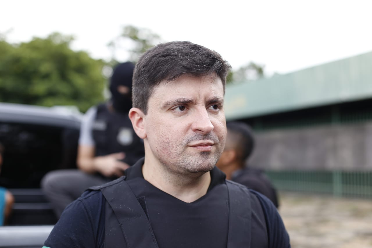 Traficante é preso em ação da DEPRE na Santa Maria das Vassouras - GP1